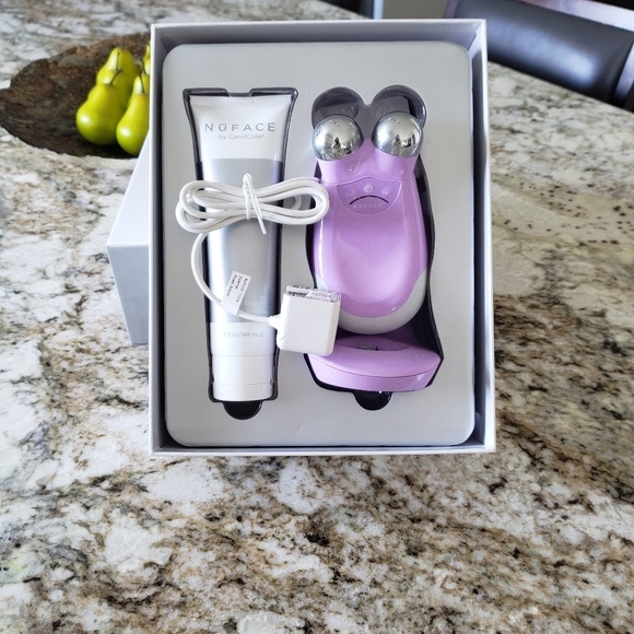 NuFace | Accessories | Nuface Trinity Facial Toning Device | Poshmark